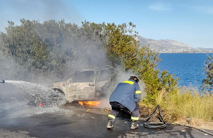 Επιτυχής κατάσβεση εστίας πυρκαγιάς στα Λιμανάκια Βουλιαγμένης - I love ...